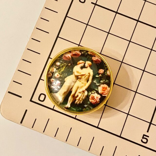 着物リメイク ガラス帯留め 和洋折衷 和ロリータ ハンドメイド アクセサリー ルネサンスの恋と薔薇 GK-133 | iichi 日々の暮らしを心地よくするハンドメイドやアンティークの ...