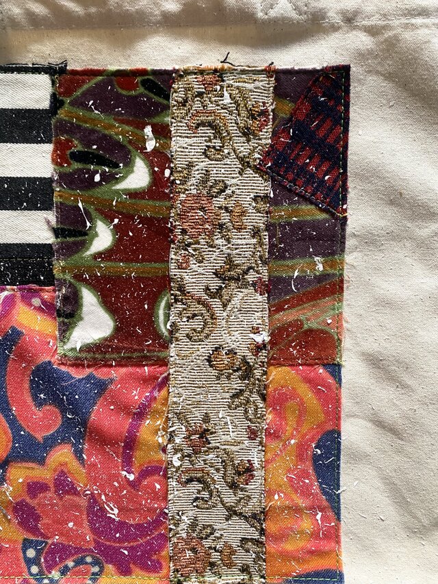 totebag /ヴィンテージファブリックのパッチワーク トートバッグ tf-376a | iichi 日々の暮らしを心地よくするハンドメイドやアンティークのマーケットプレイス