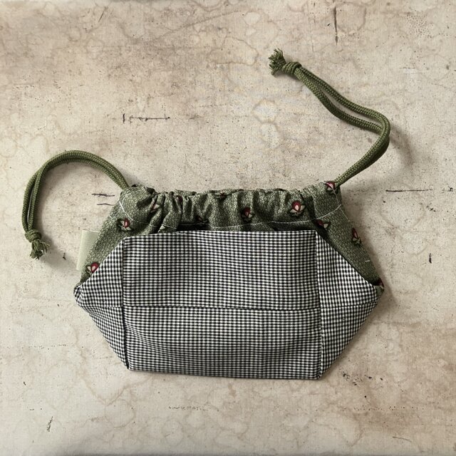 北欧模様の巾着袋。（kc-bb-060） | iichi 日々の暮らしを心地よくするハンドメイドやアンティークのマーケットプレイス
