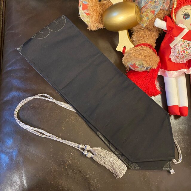 着物リメイク セミロング ワンピース ドレス 洗える 化繊 袋帯ベルト 和洋折衷 黒地に並ぶ、クリーム色のドット KW-967 | iichi 日々の暮らしを心地よくするハンドメイドや ...