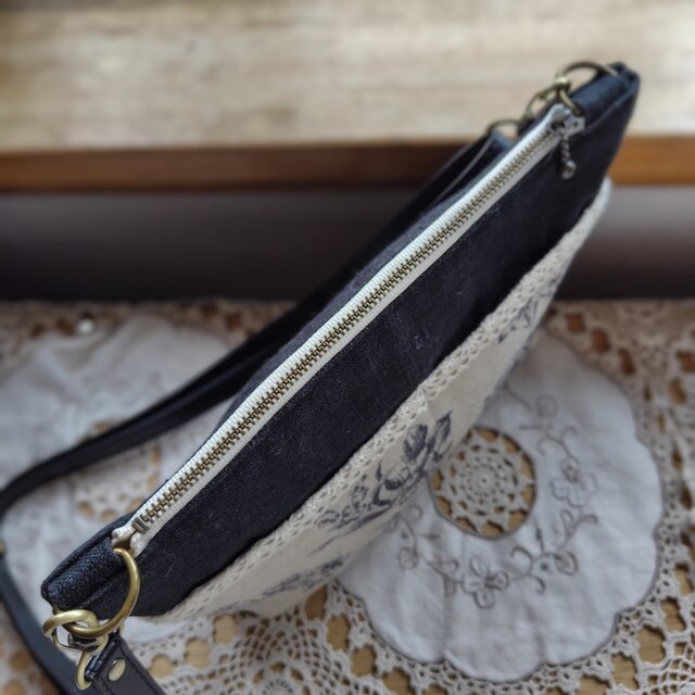 本掲載作品*リネン*ショルダーバッグ*黒 | iichi 日々の暮らしを心地よくするハンドメイドやアンティークのマーケットプレイス