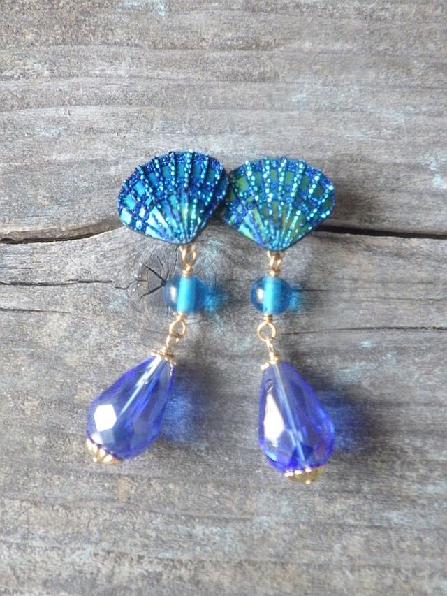 Deep Sea Mermaid Drop Earrings 深海の人魚のピアス | iichi 日々の暮らしを心地よくするハンドメイドやアンティークのマーケットプレイス