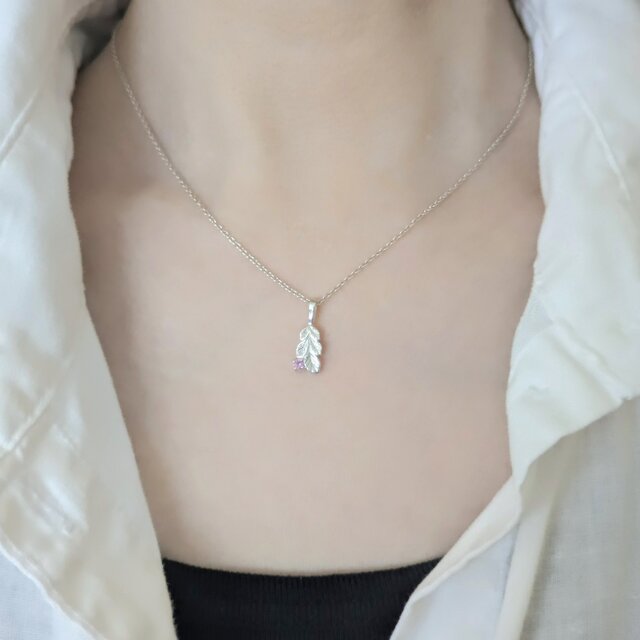 SILVER925 リーフとピンクサファイアのネックレス | iichi 日々の暮らしを心地よくするハンドメイドやアンティークのマーケットプレイス