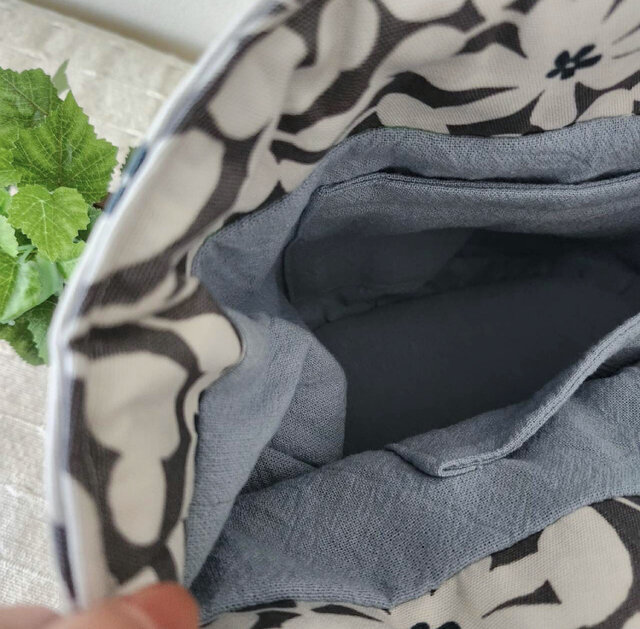 たっぷり入る♡花柄トートbag | iichi 日々の暮らしを心地よくするハンドメイドやアンティークのマーケットプレイス