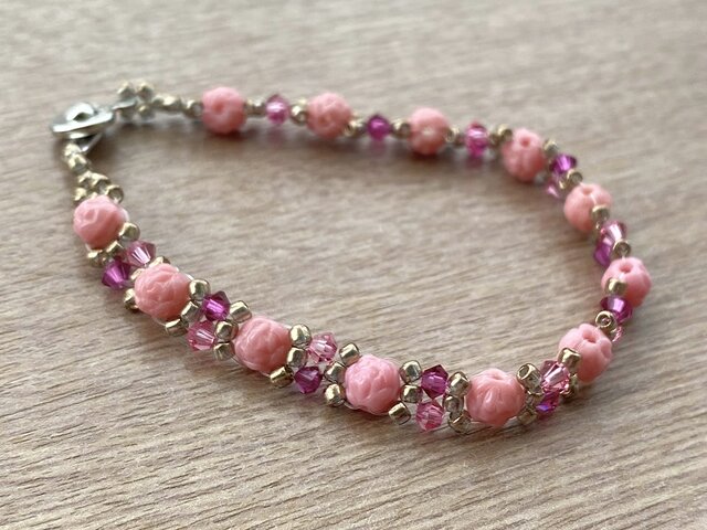 Beaded bracelet-76 | iichi 日々の暮らしを心地よくするハンドメイドやアンティークのマーケットプレイス