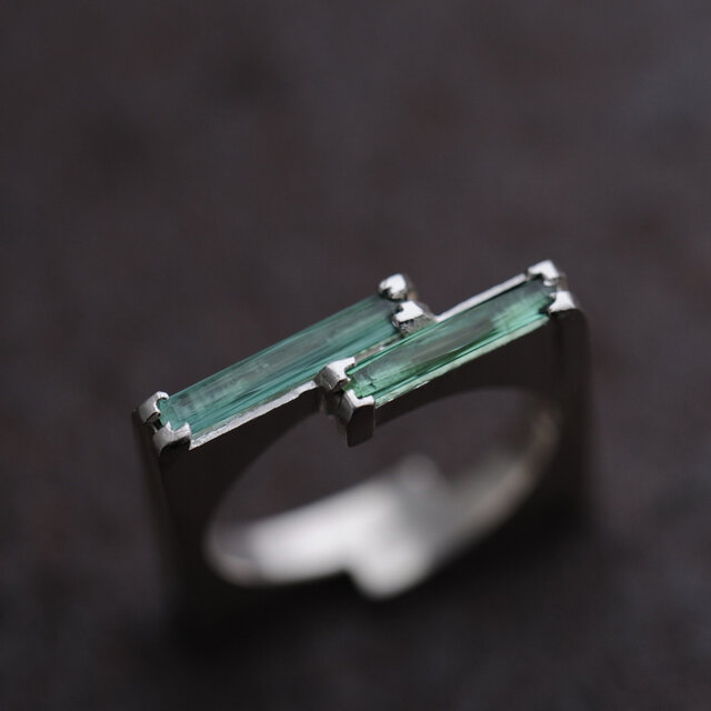 Twins Green Tourmaline Geometric Design Ring | iichi 日々の暮らしを心地よくするハンドメイドやアンティークのマーケットプレイス