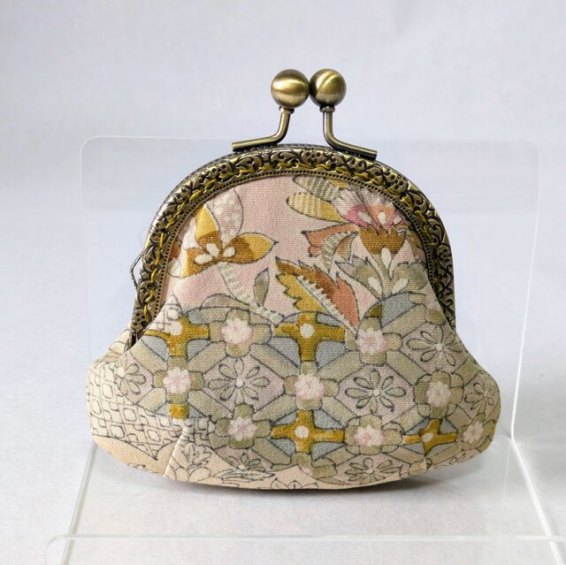 着物から作ったがま口 | iichi 日々の暮らしを心地よくするハンドメイドやアンティークのマーケットプレイス