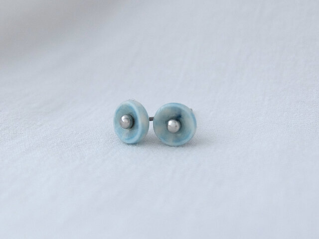 ピアス lily mini wind | iichi 日々の暮らしを心地よくするハンドメイドやアンティークのマーケットプレイス