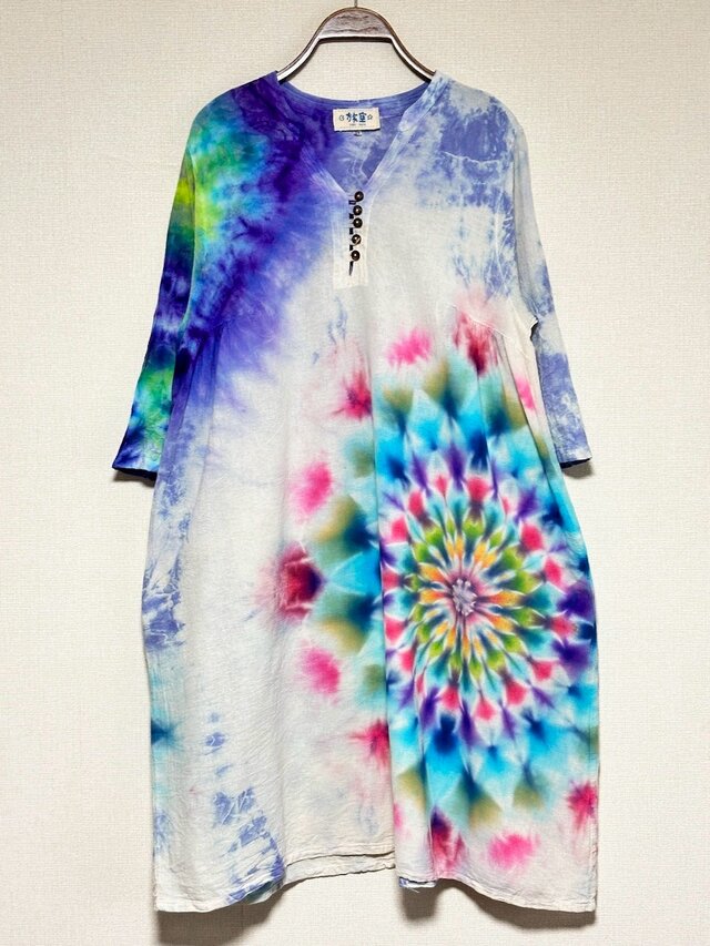タイダイ チュニック ワンピース 空や海を感じる色合い 大曼荼羅 HD24-08 | iichi 日々の暮らしを心地よくするハンドメイドやアンティークのマーケットプレイス