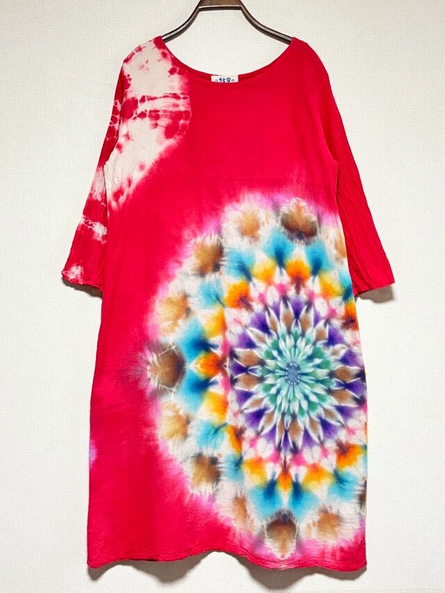 タイダイ 長袖ワンピース 深緋色（こきひいろ）幻想的な曼荼羅模様 HD24-07 | iichi 日々の暮らしを心地よくするハンドメイドやアンティークのマーケットプレイス