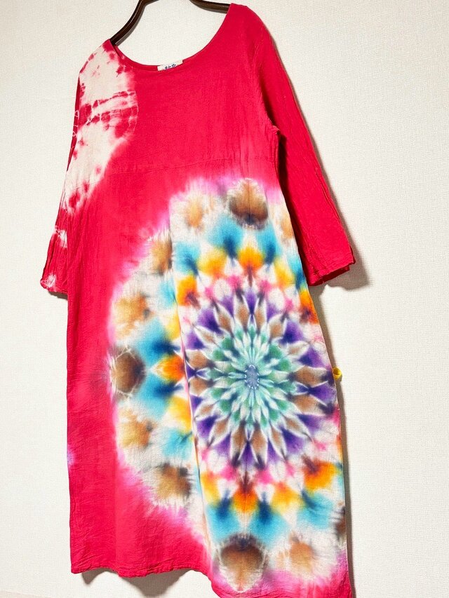 タイダイ 長袖ワンピース 深緋色（こきひいろ）幻想的な曼荼羅模様 HD24-07 | iichi 日々の暮らしを心地よくするハンドメイドやアンティークのマーケットプレイス