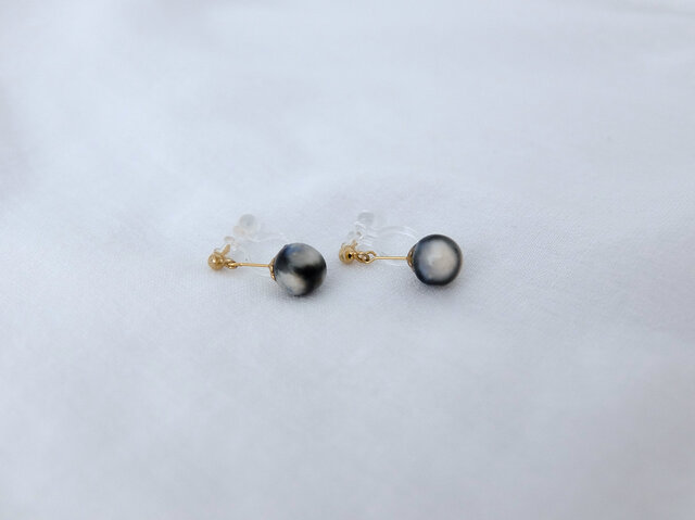イヤリング grain bleu | iichi 日々の暮らしを心地よくするハンドメイドやアンティークのマーケットプレイス