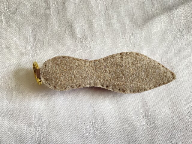 shoe shoe shoe 刺繍のチャームNo.4 | iichi 日々の暮らしを心地よくするハンドメイドやアンティークのマーケットプレイス