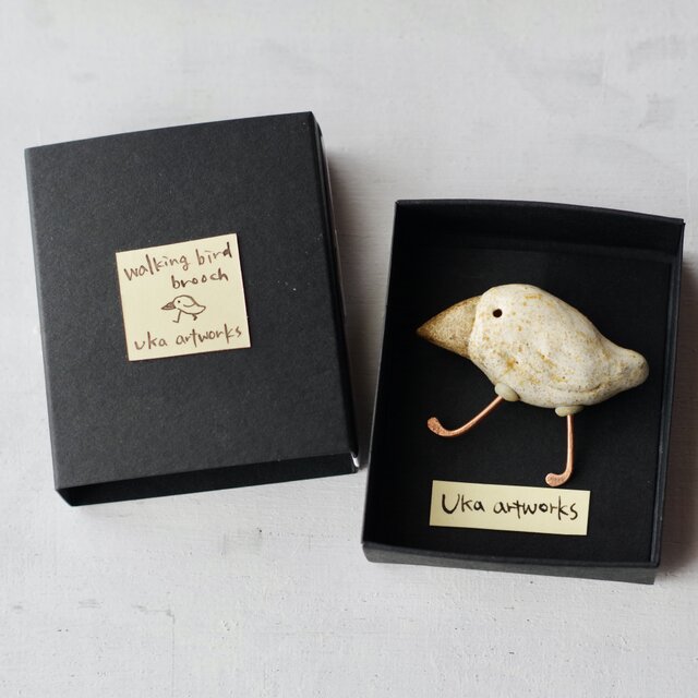 おさんぽ鳥のブローチ 06 | iichi 日々の暮らしを心地よくするハンドメイドやアンティークのマーケットプレイス