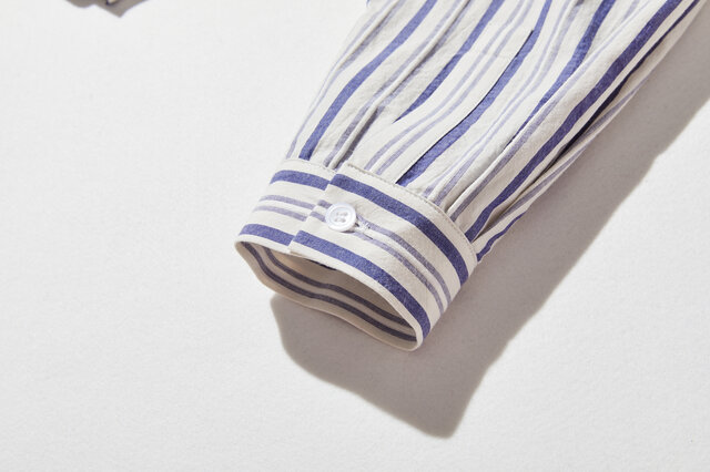 実用性と上品さを兼ね備えたストライプシャツ コットンジャガードストライプシャツ 青＊ホワイト 250507-1 | iichi 日々の暮らしを心地よくするハンドメイドやアンティークのマーケットプレイス