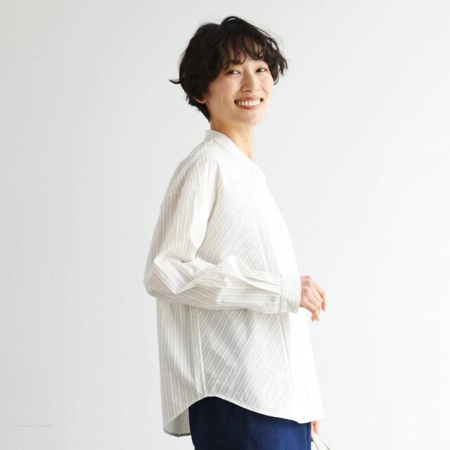 実用性と上品さを兼ね備えたストライプシャツ コットンジャガードストライプシャツ ベージュ＊ホワイト 250507-2 | iichi 日々の暮らしを心地よくするハンドメイドやアンティークの ...