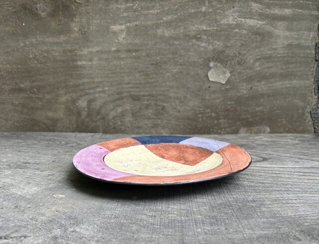 化粧掻き落とし文様 皿147 | iichi 日々の暮らしを心地よくするハンドメイドやアンティークのマーケットプレイス