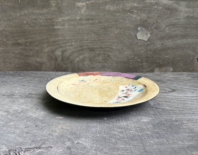 化粧掻き落とし文様 皿148 | iichi 日々の暮らしを心地よくするハンドメイドやアンティークのマーケットプレイス