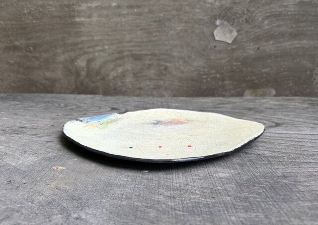 化粧掻き落とし文様 皿150 | iichi 日々の暮らしを心地よくするハンドメイドやアンティークのマーケットプレイス