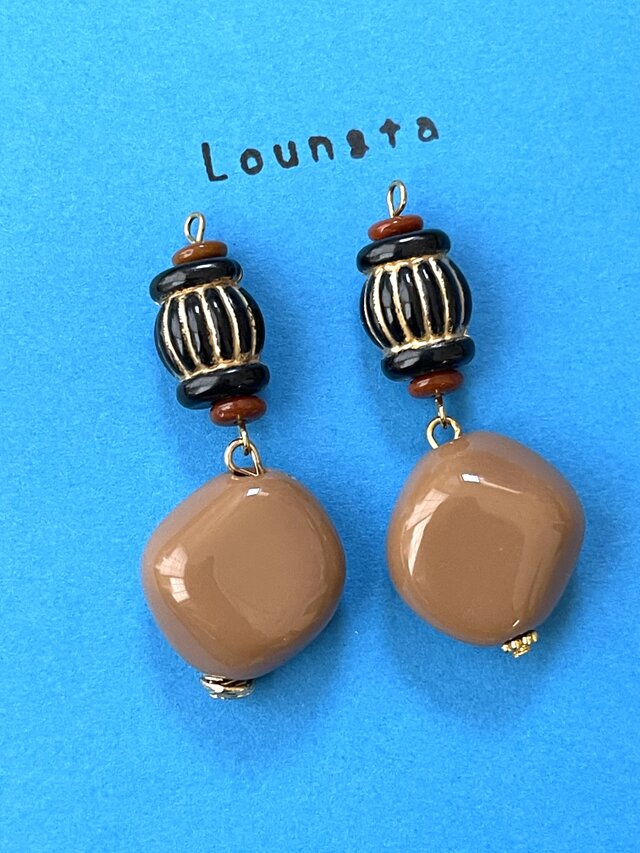 ヴィンテージピアス ブラックブラウン 大ぶりピアス 夏ピアス 樹脂ピアス | iichi 日々の暮らしを心地よくするハンドメイドやアンティークのマーケットプレイス