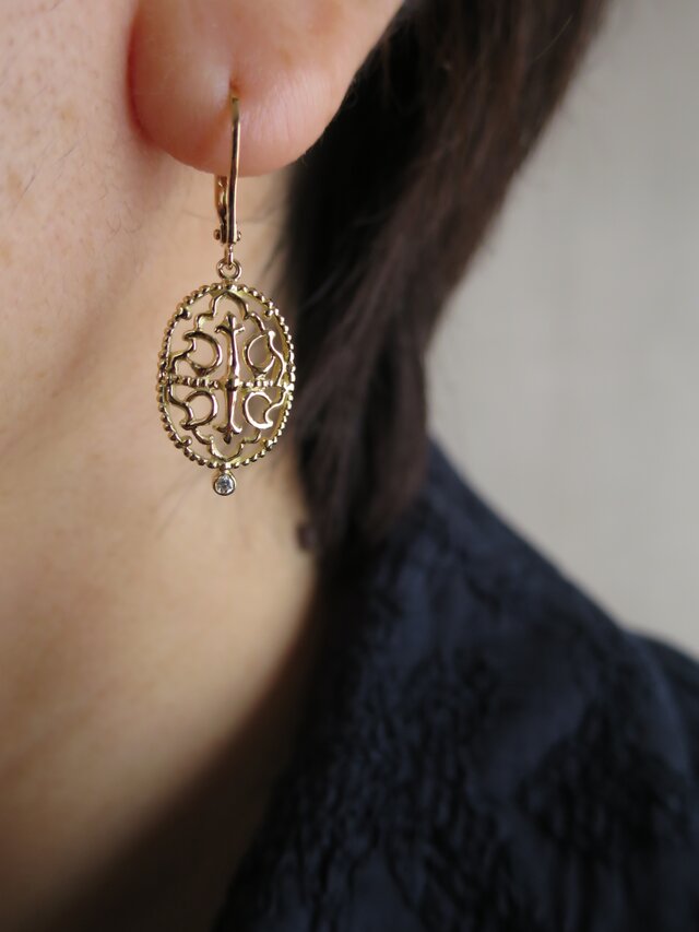 K18 Arabesque diamond pierce | iichi 日々の暮らしを心地よくするハンドメイドやアンティークのマーケットプレイス