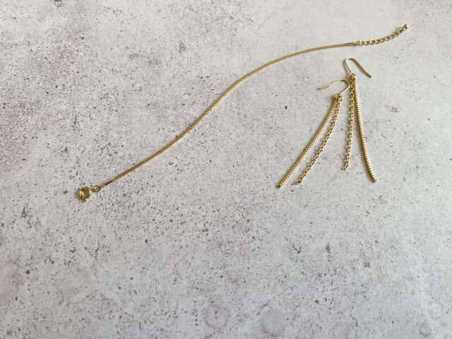 Daily ゴールドチェーンピアス/ブレスレットSet Item | iichi 日々の暮らしを心地よくするハンドメイドやアンティークのマーケットプレイス