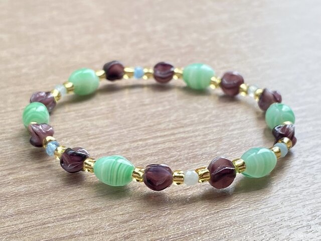 Beaded bracelet-79 | iichi 日々の暮らしを心地よくするハンドメイドやアンティークのマーケットプレイス