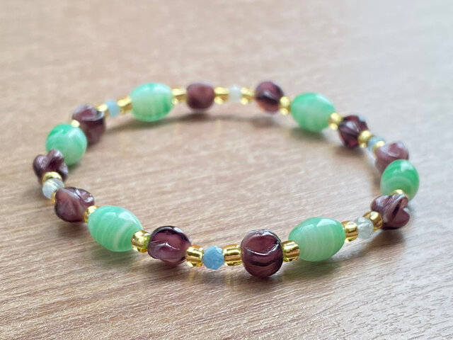 Beaded bracelet-79 | iichi 日々の暮らしを心地よくするハンドメイドやアンティークのマーケットプレイス