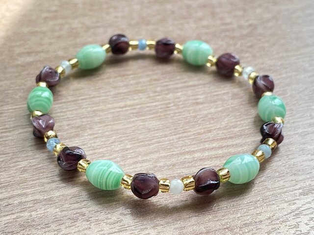 Beaded bracelet-79 | iichi 日々の暮らしを心地よくするハンドメイドやアンティークのマーケットプレイス