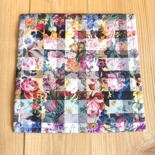 リバティ タナローン ガーゼハンカチ ＜Archive Gingham＞(アーカイブギンガム) | iichi 日々の暮らしを心地よくするハンドメイドやアンティークのマーケットプレイス