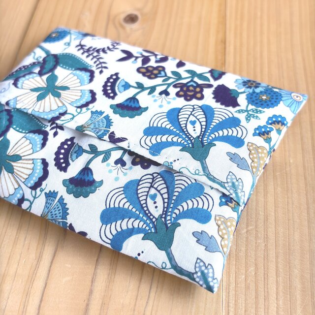 リバティ リバーシブル仕立て ポケットティッシュカバー＜Mabelle＞(メイベル) | iichi 日々の暮らしを心地よくするハンドメイドやアンティークのマーケットプレイス