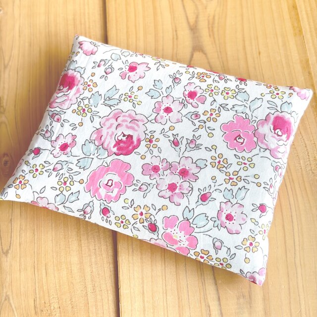 リバティ リバーシブル仕立て ポケットティッシュカバー＜Felicite＞(フェリシテ)ネオンピンク | iichi 日々の暮らしを心地よくするハンドメイドやアンティークのマーケットプレイス