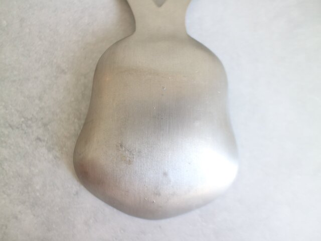 スウェーデンで見つけたピューター製 スプーン No.5831 | iichi 日々の暮らしを心地よくするハンドメイドやアンティークのマーケットプレイス