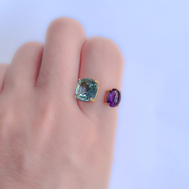 サイズ調整可能 天然石 スカイブルートパーズとアメジストのリング ギフトボックス入り | iichi 日々の暮らしを心地よくするハンドメイドやアンティークのマーケットプレイス