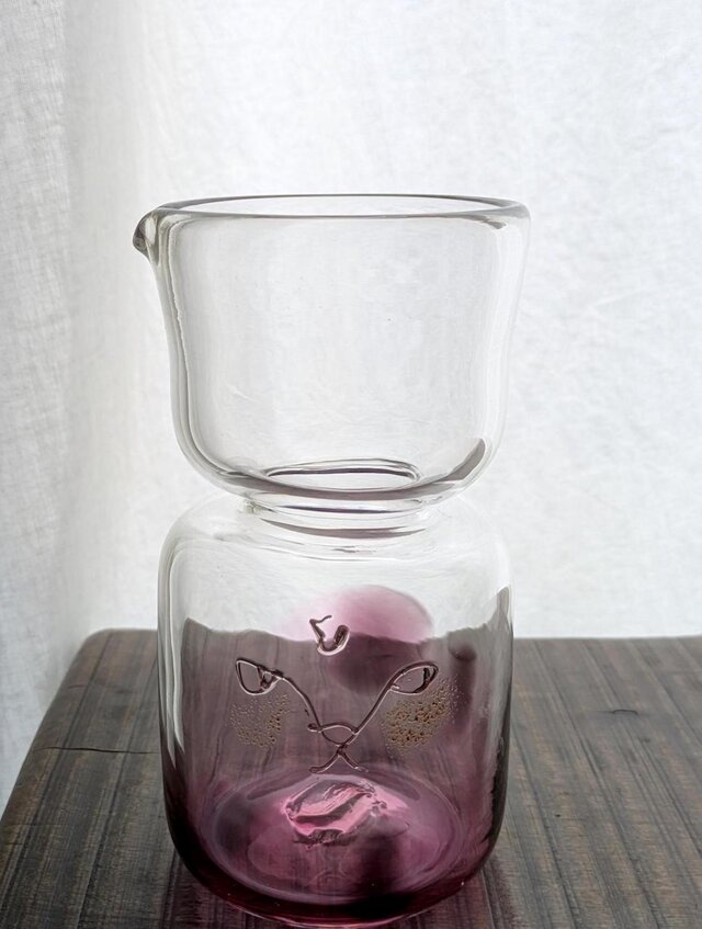 小ぶりな水差し | iichi 日々の暮らしを心地よくするハンドメイドやアンティークのマーケットプレイス