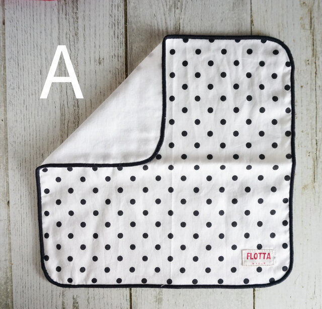 エフロッタのお散歩set-3- | iichi 日々の暮らしを心地よくするハンドメイドやアンティークのマーケットプレイス