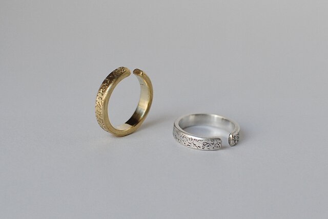 Tigre - Ear cuff【brass / silver】 | iichi 日々の暮らしを心地よくするハンドメイドやアンティークのマーケットプレイス