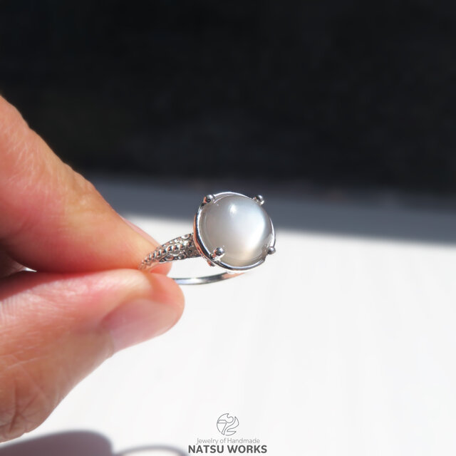 グレー ムーンストーン リング / Gray Moonstone Ring | iichi 日々の暮らしを心地よくするハンドメイドやアンティークのマーケットプレイス