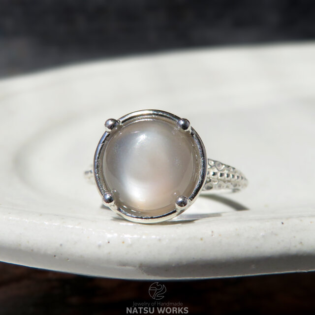 グレー ムーンストーン リング / Gray Moonstone Ring | iichi 日々の暮らしを心地よくするハンドメイドやアンティークのマーケットプレイス