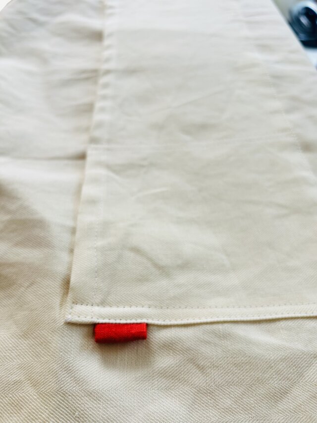 シンプルエプロン オフホワイト | iichi 日々の暮らしを心地よくするハンドメイドやアンティークのマーケットプレイス