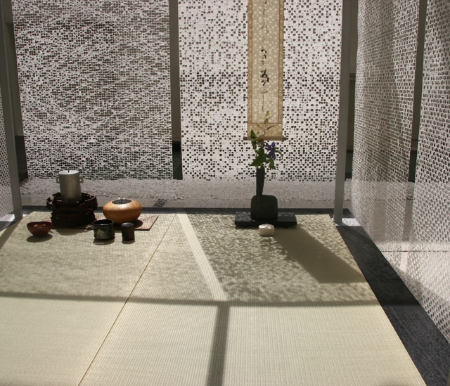 呼吸する和紙のタペストリー／縦114.5cm 横29.7cm〈一点物〉 | iichi 日々の暮らしを心地よくするハンドメイドやアンティークのマーケットプレイス