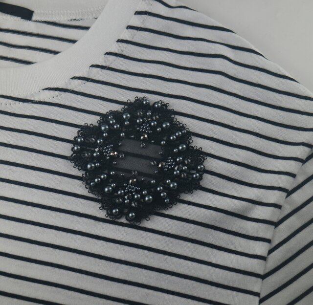 オーガンジー刺繍のマグネットブローチ | iichi 日々の暮らしを心地よくするハンドメイドやアンティークのマーケットプレイス