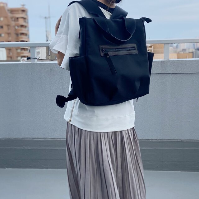 撥水ナイロン＊スタイリッシュ2wayリュック＊PC・A4収納可能＊オプションにて斜めがけショルダー | iichi 日々の暮らしを心地よくするハンドメイドやアンティークのマーケットプレイス
