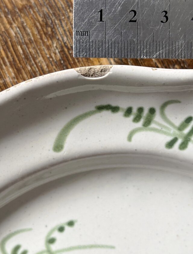 窯不明 緑 ブランディーユ 小枝柄 リム皿 平皿 φ21.8cm フランス アンティーク 0502182 | iichi 日々の暮らしを心地よくするハンドメイドやアンティークのマーケットプレイス