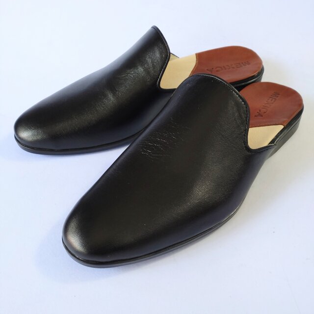 心地よさとスタイルを両立するブラックレザーサンダル ★無料サイズ調整★サイズ24.5cm~ ブラック | iichi 日々の暮らしを心地よくするハンドメイドやアンティークのマーケットプレイス