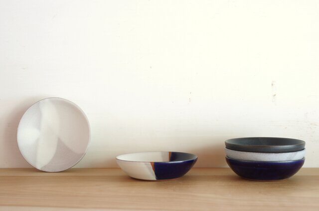 ソース皿・小・layered・紺 | iichi 日々の暮らしを心地よくするハンドメイドやアンティークのマーケットプレイス