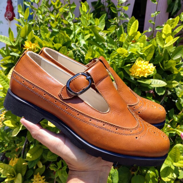 本革サンダル 無料オーダーメイド 男女兼用 22.5cmから29cm ウイングチップ キャメルカラー | iichi 日々の暮らしを心地よくするハンドメイドやアンティークのマーケットプレイス