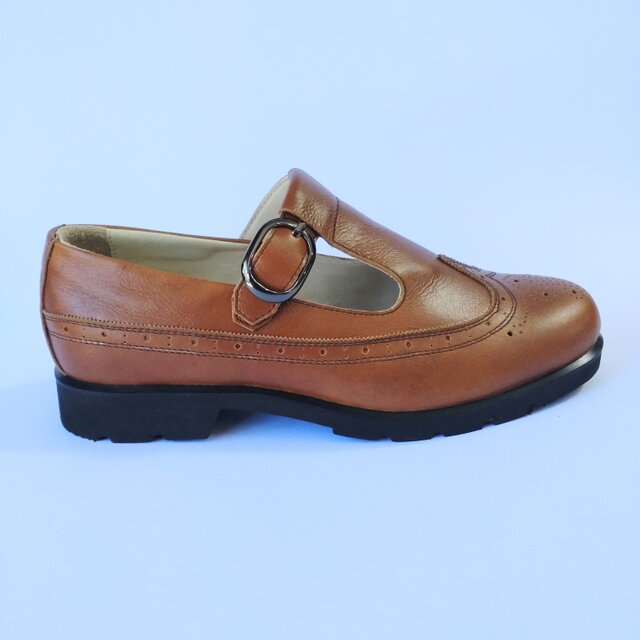 本革サンダル 無料オーダーメイド 男女兼用 22.5cmから29cm ウイングチップ キャメルカラー | iichi 日々の暮らしを心地よくするハンドメイドやアンティークのマーケットプレイス