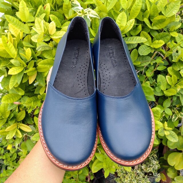 本革フラットシューズ 無料サイズ調整可 ぺたんこ靴 フラット 色変更可 外反母趾 大人可愛い 本革 22cm～ | iichi 日々の暮らしを心地よくするハンドメイドやアンティークのマーケットプレイス