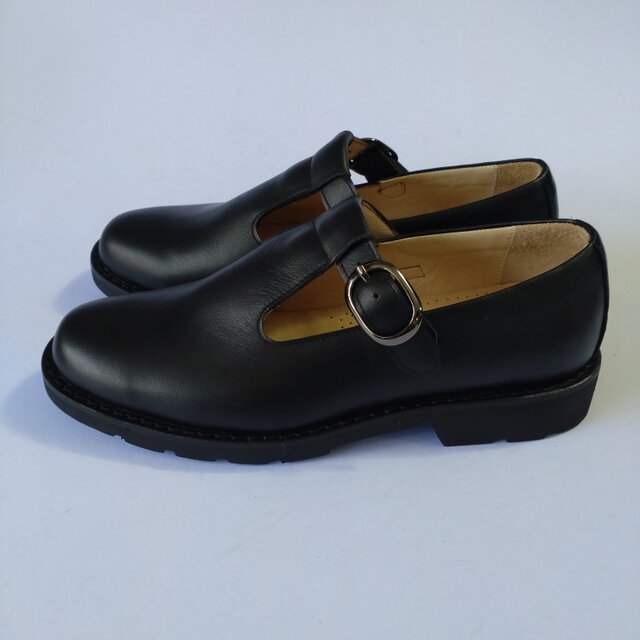 永遠のシンプルエレガンス 本革サンダル | iichi 日々の暮らしを心地よくするハンドメイドやアンティークのマーケットプレイス